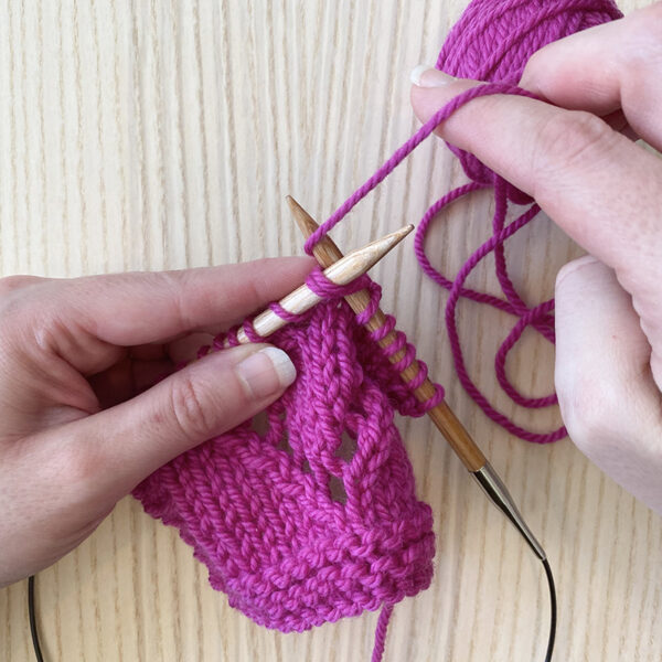 Knitting Eyelets 101 – Elizabeth Smith Knits